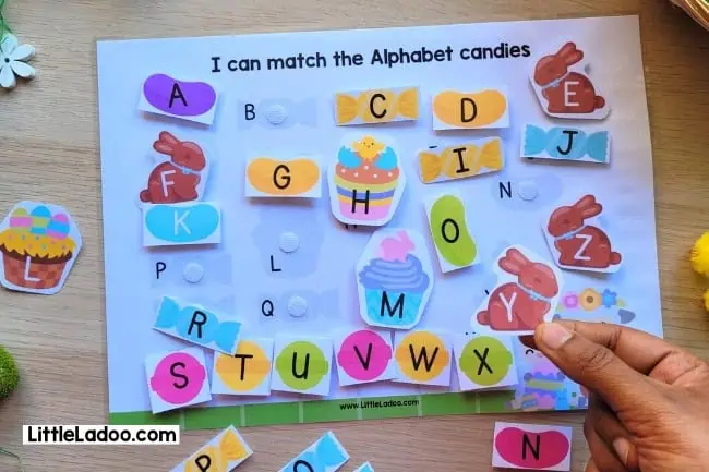 Busy Books for Toddlers – What They Are, How to Use + Printables