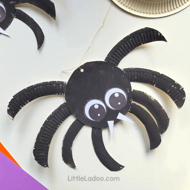 Paper Plate Spider Craft {Free template}