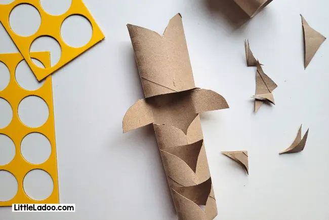 Totem Pole Craft - Little Ladoo