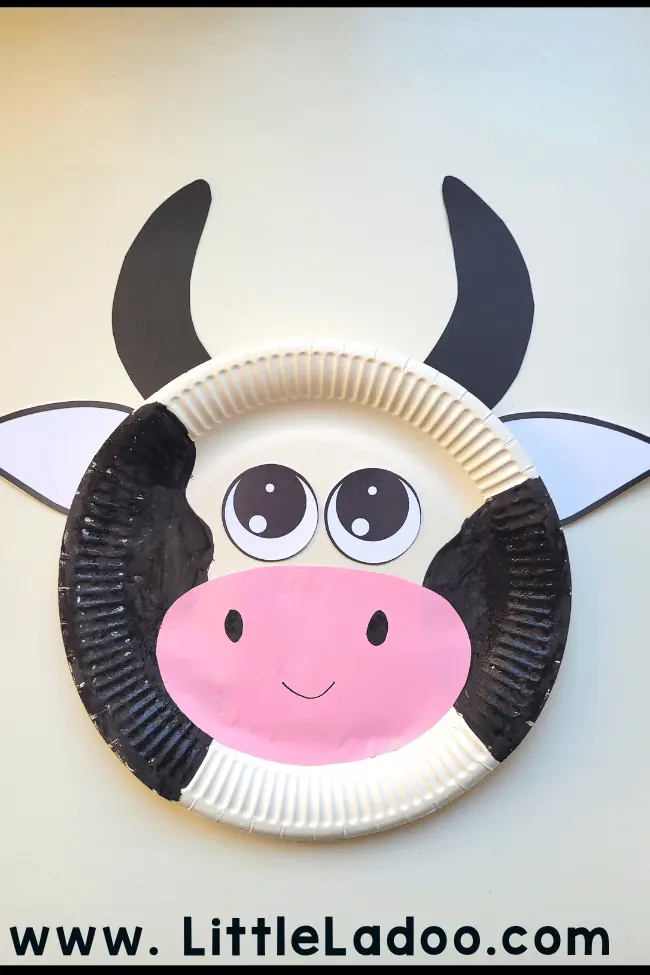Paper plate Cow Craft { Free Template }