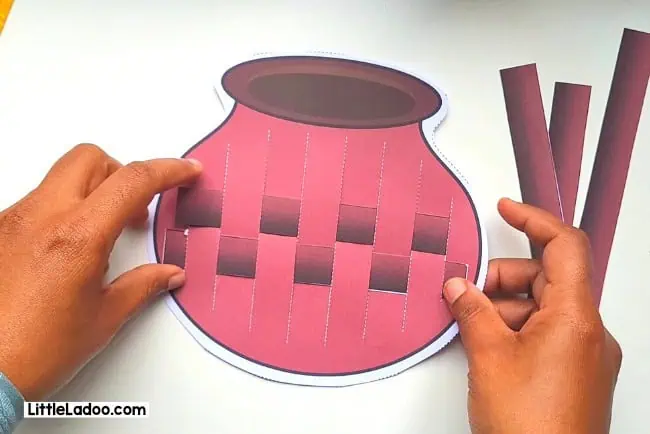 Paper Weaving pot Craft {Free Template}