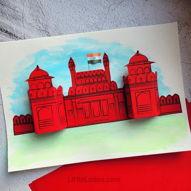 Red Fort Craft {Free Craft Printable}
