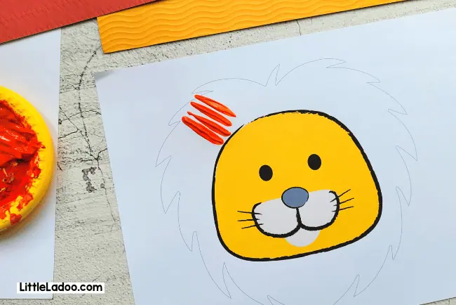 Fork-Painted Lion Craft {Free Template}