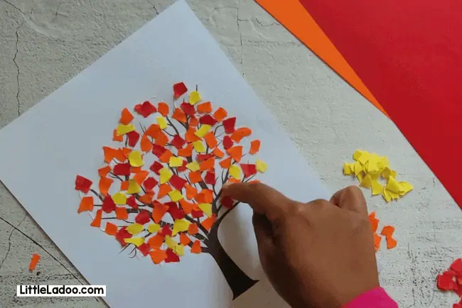 Torn Paper Fall Tree Craft {Free Tree Template}