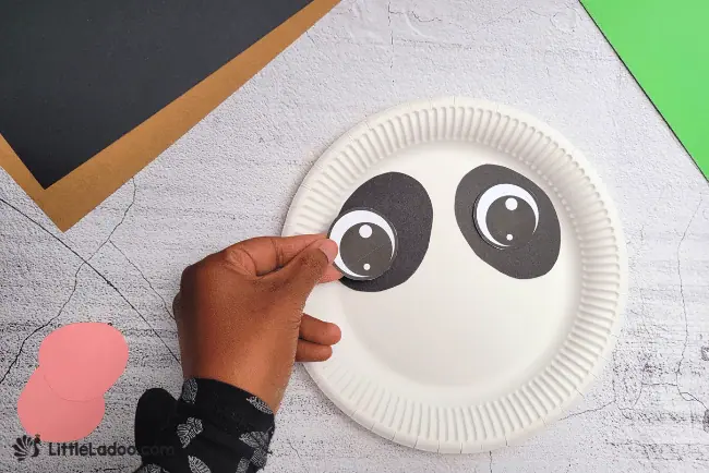 Paper Plate Panda Craft {Free Template}