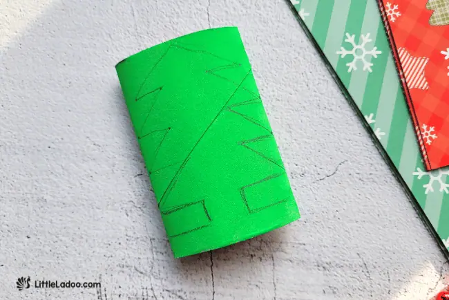 Toilet Paper Roll Christmas Tree {DIY Ornament}