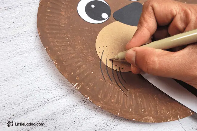 Paper Plate Walrus Craft {Free Template}
