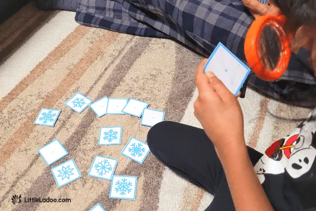 Snowflake Magnifying Glass Matching Printable {Free Printable}