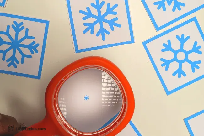 Snowflake Magnifying Glass Matching Printable {Free Printable}