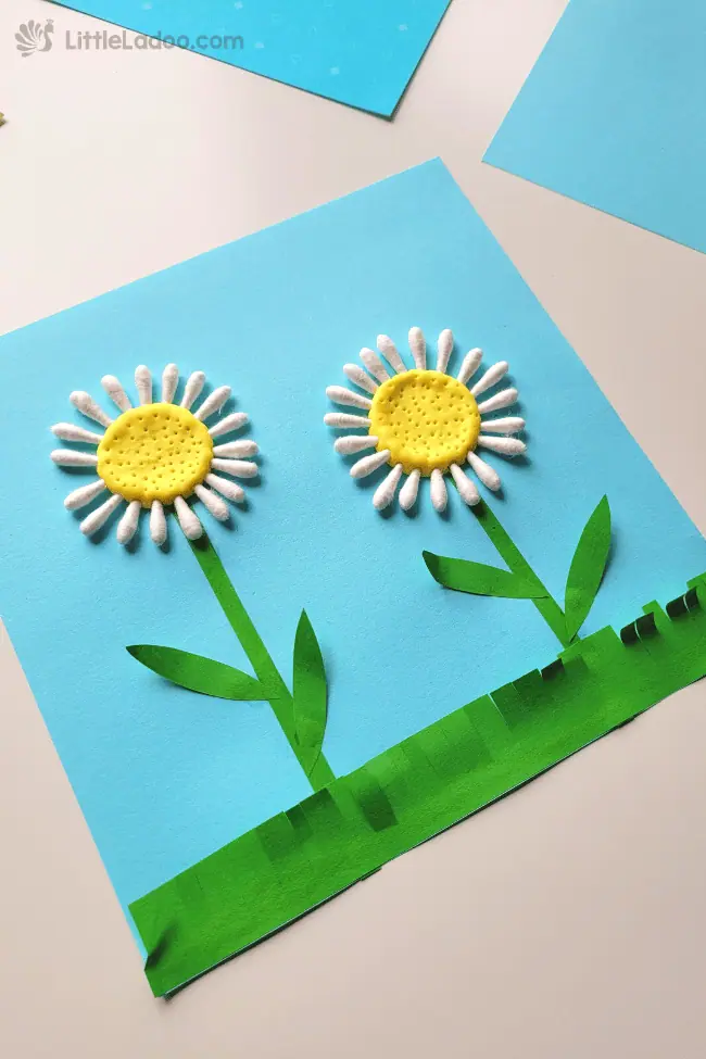 Q-Tip Daisy Craft - Little Ladoo