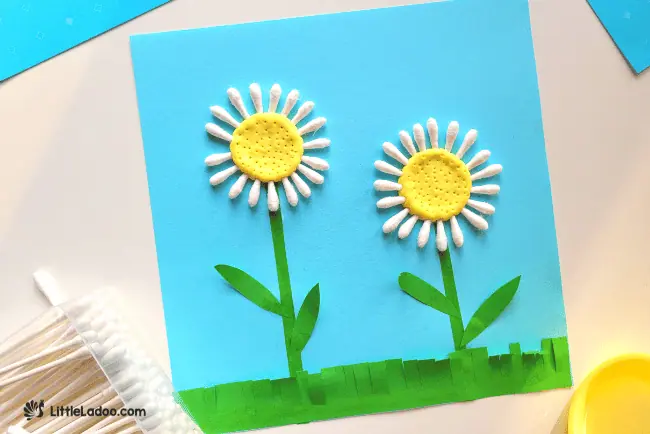 Q-Tip Daisy Craft - Little Ladoo