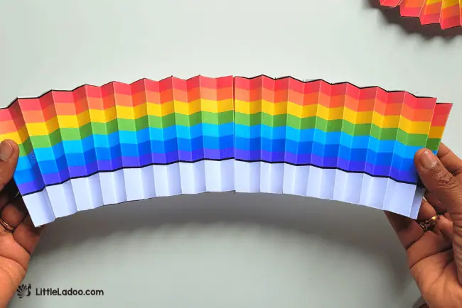 Accordion Fold Rainbow Craft {Free Printable}