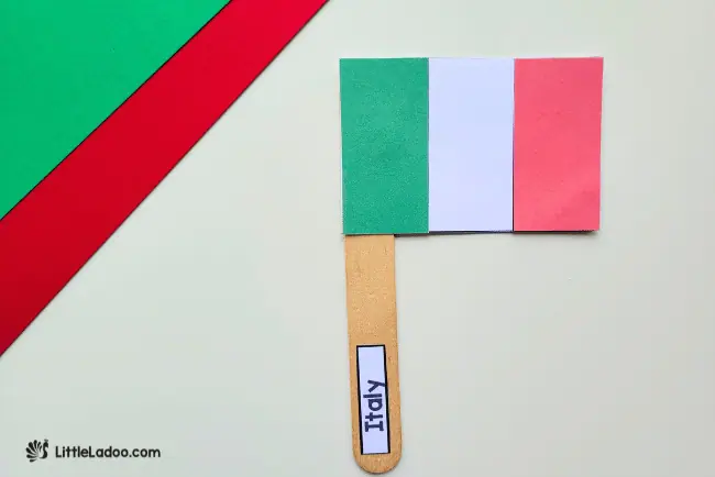 Cut and Paste Italy Flag Craft {Free printable}