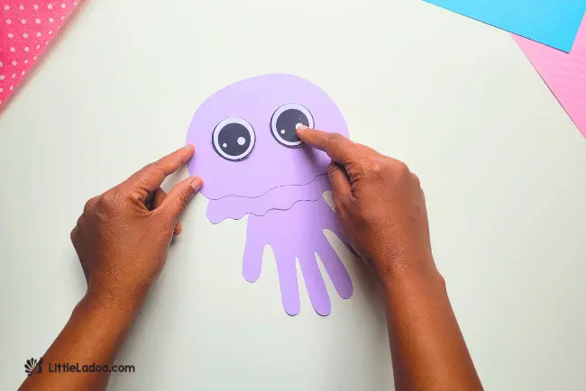 Handprint Jellyfish Craft {Free Template}