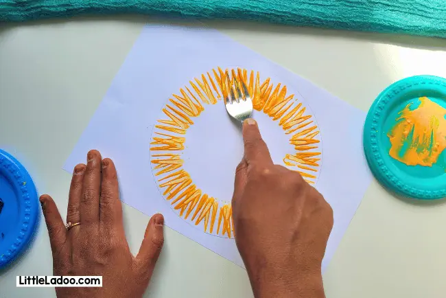 Fork-Painted Puffer Fish Craft {Free Template}
