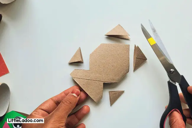 Toilet Paper Roll Fish {Free Template}