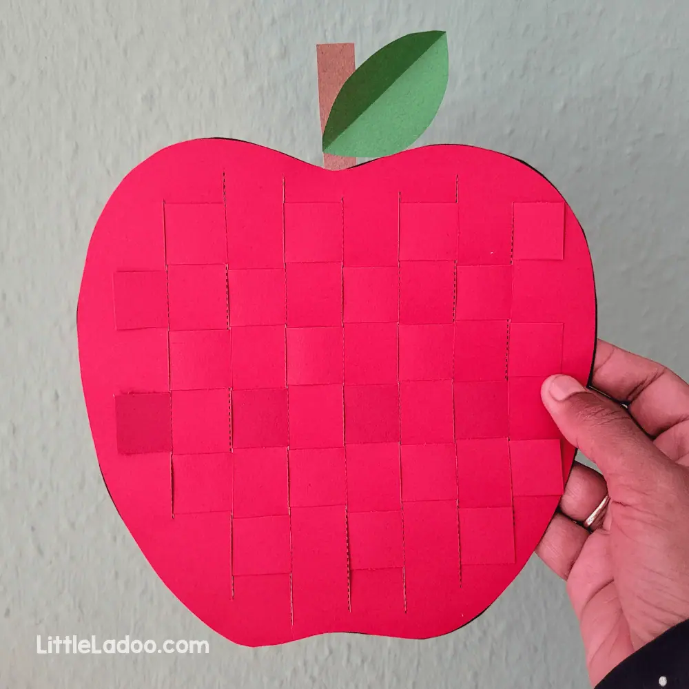 Paper Weaving Apple Craft - {Free Template}