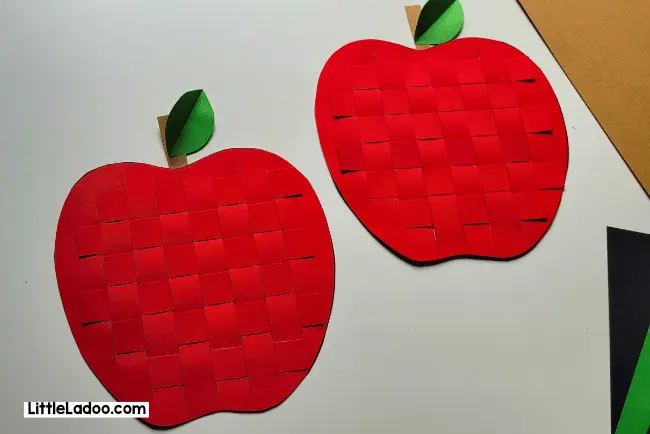 Paper Weaving Apple Craft - {Free Template}