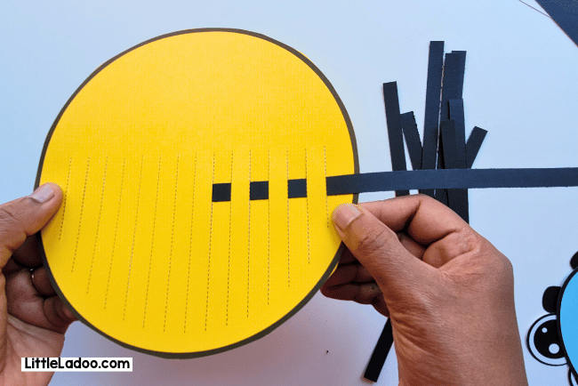 Paper Weaving Bee Craft {Free Template}